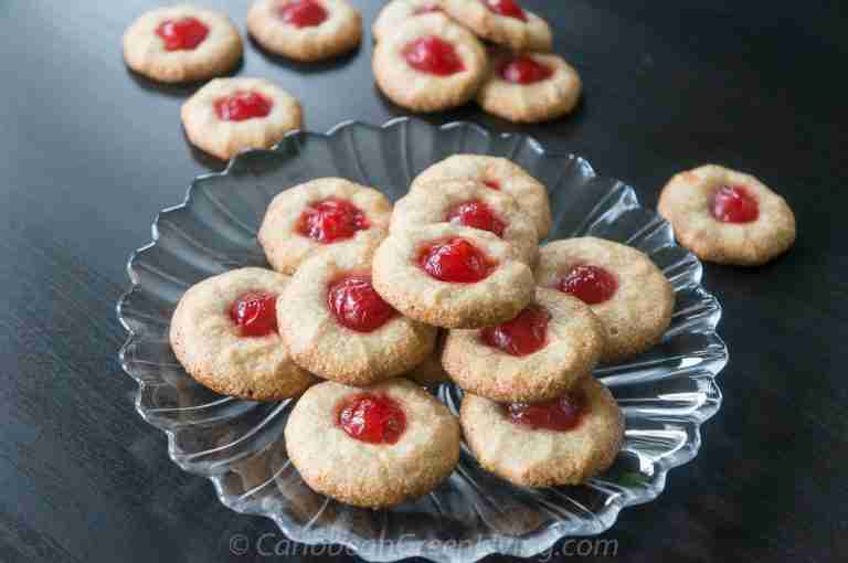 Delightfully Chewy Almond Macaroons: A Simple Recipe For Holiday Treats