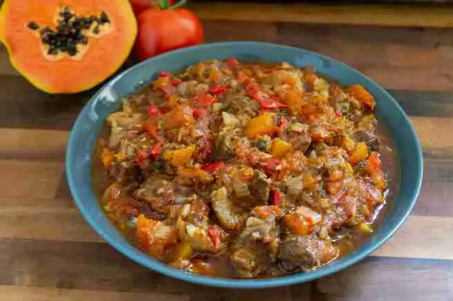 Green Papaya And Beef Stew
