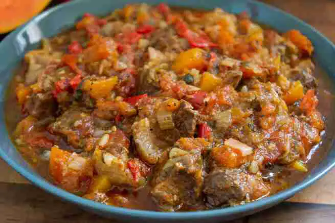 Green Papaya And Beef Stew